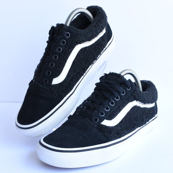 Vans | Shoes | Vans Old Skool Faux Fursuede Sneakersblack | Poshmark